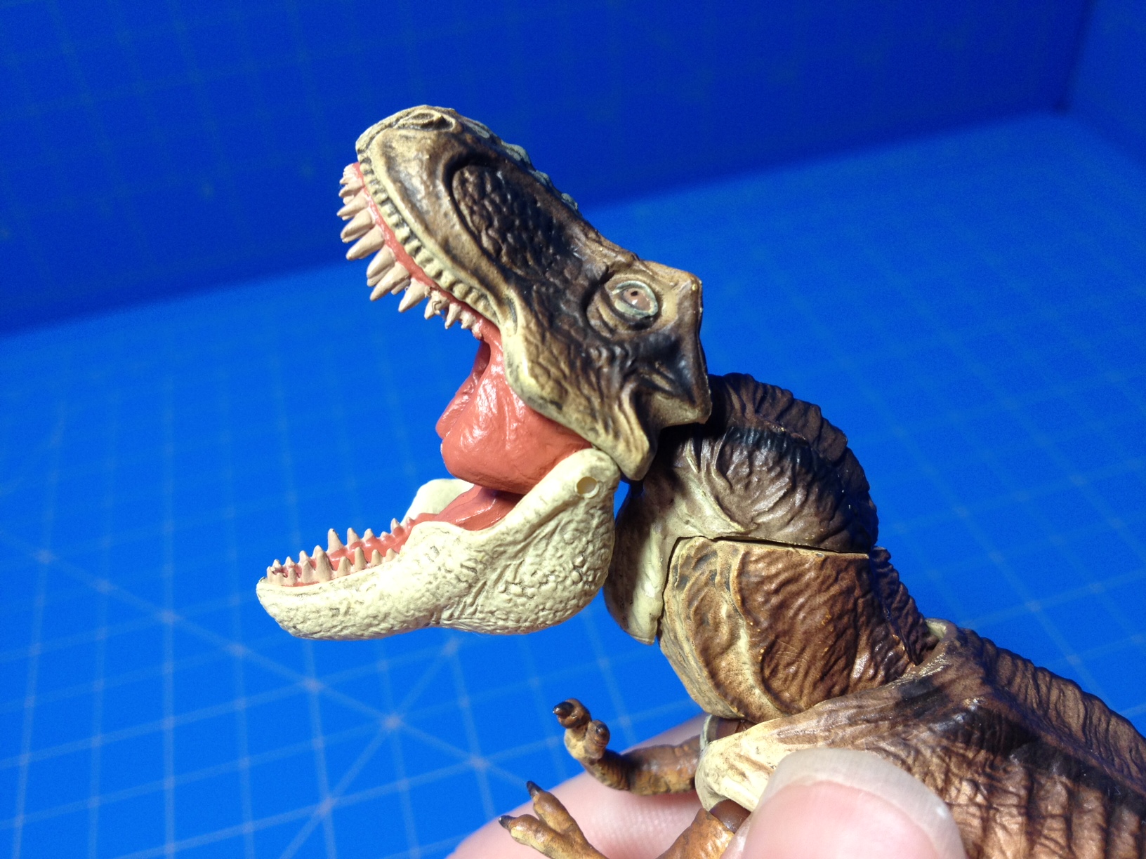 Review – Revoltech T. Rex | Dragon Company
